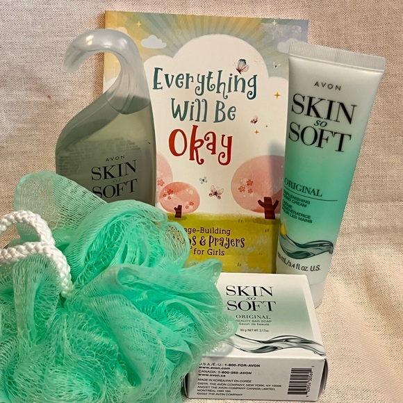 Avon | Bath & Body | Avon Skin So Soft Inspirational Bath Bundle | Poshmark
